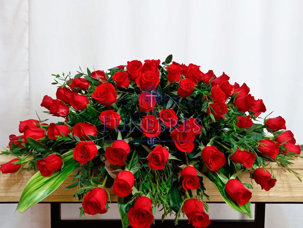 Cubre caja fúnebre de finas flores Nieve – Envío de flores a domicilio ...